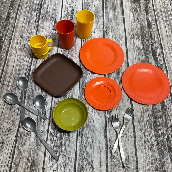 Tupperware | Toys | Vintage Tupperware Toy Dishes 4 Plates Bowl 2 Cups ...